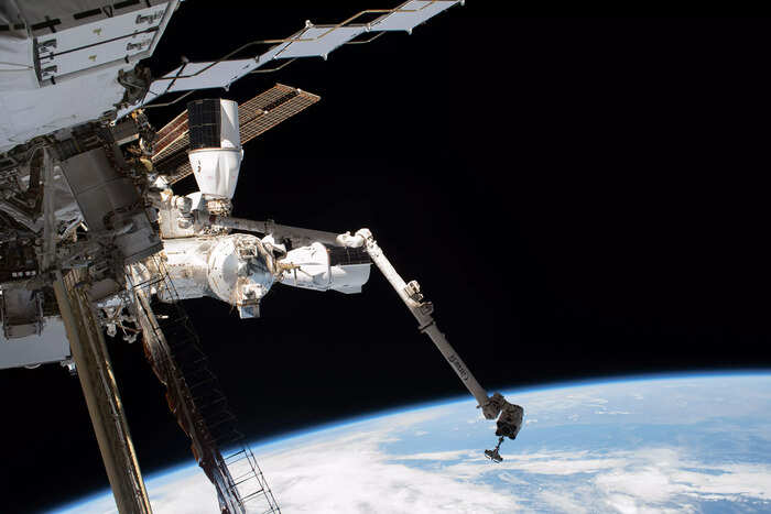 US astronauts had to take shelter after a Russian satellite broke into ...