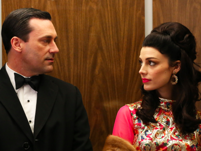 Heres What To Do If Your Boss Asks You Out On A Date