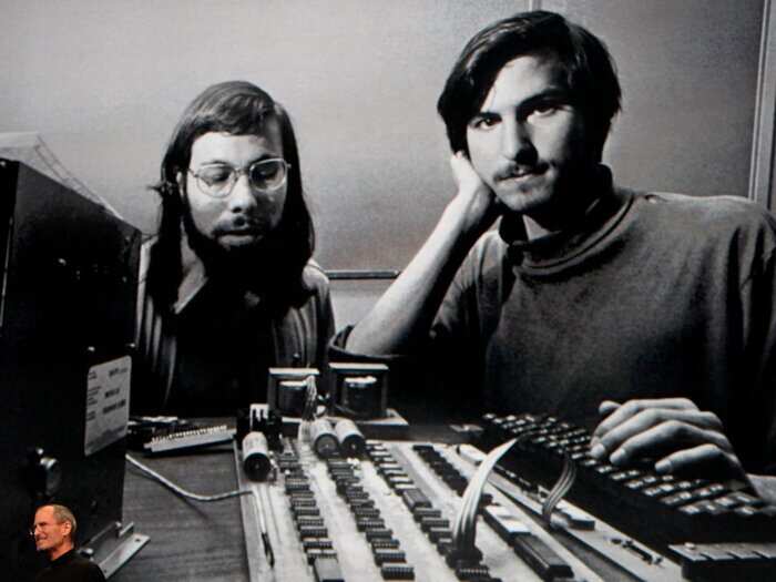 People are bidding over $250,000 for one of Apple's first 50 computers ...