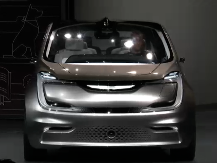 17 innovative features in Fiat Chrysler's new electric minivan concept ...
