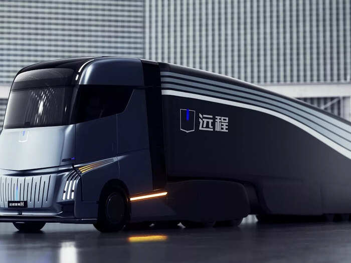 Chinese carmaker unveils Tesla Semi truck rival with a built-in kitchen ...